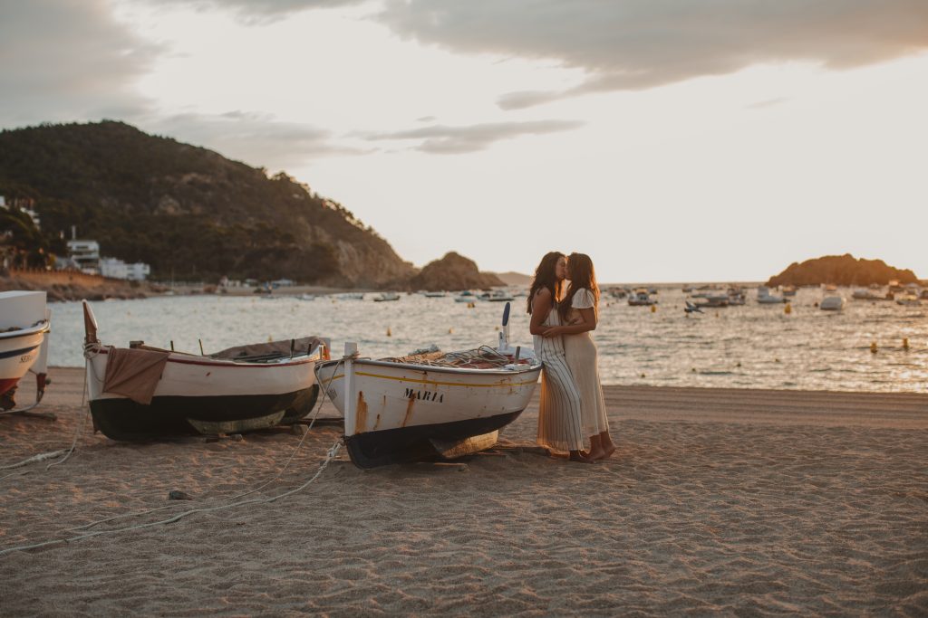 Sesión preboda en un campo de amapolas « Ariadna & Albert » by Wedding ...